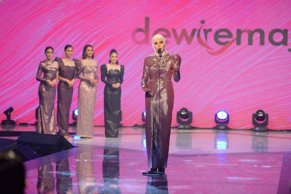 Finalis Berhijab Dewi Remaja Pertama,Syamira Izzati Kini 'Host' RTM!