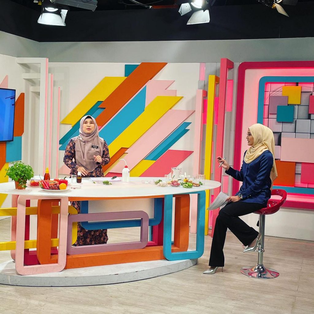 Cabar Kebolehan Mengacara Dalam Program Pendidikan, Mira Nazir Kini Hos ...